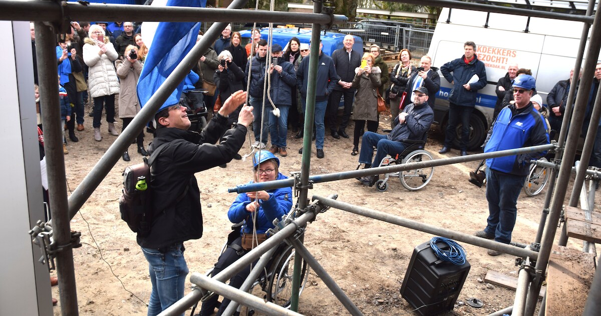 Hoge verwachtingen bij hijsen vlag WINGS in Goirle | Tilburg e.o. | BD.nl