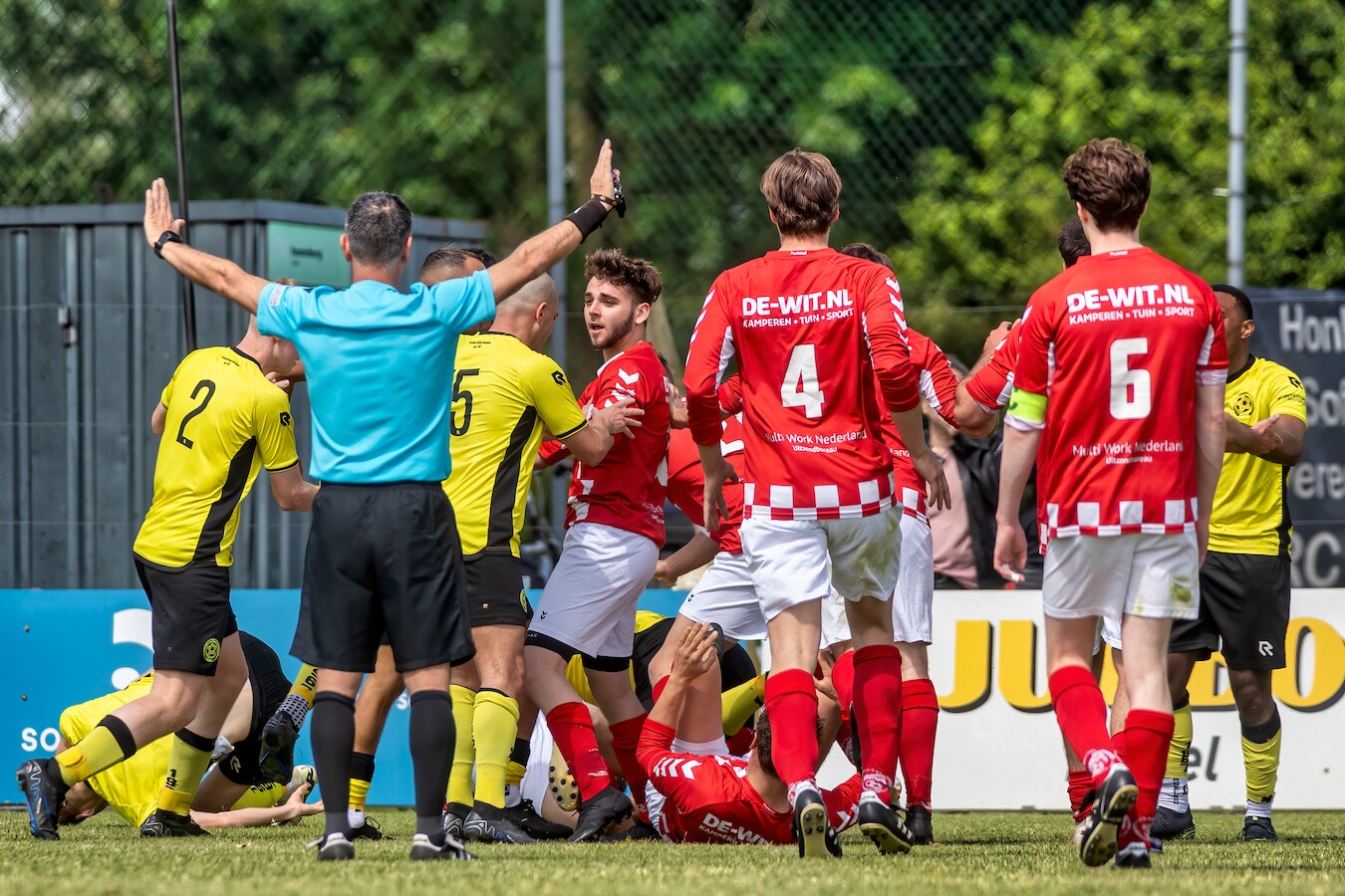 ‘Onbegrijpelijk’ oververhit duel bij Boxtel, waar tegenstander zich ...