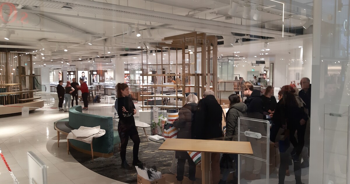 Hudson’s Bay in Breda doet de deur dicht met laatste gratis hangers ...