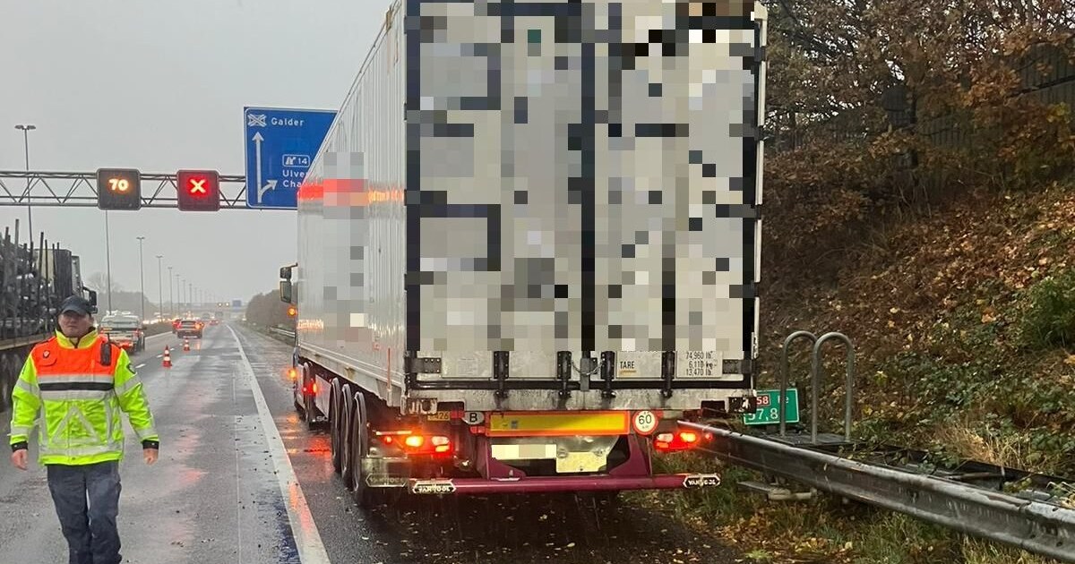 Vrachtwagen met pech zorgt voor flinke file op de A58, weg weer vrij | Breda | bd.nl