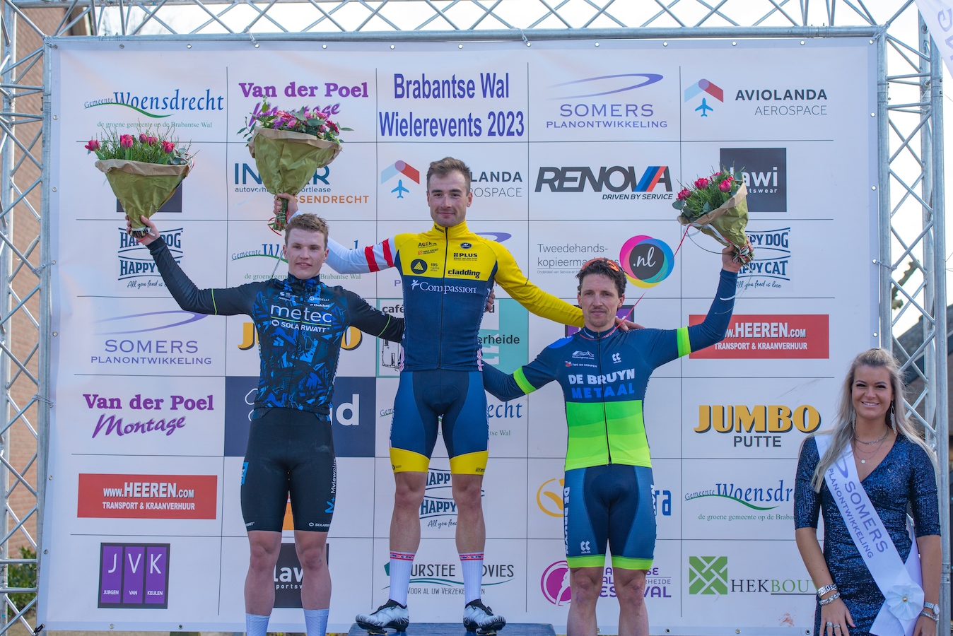 Ronde van Ossendrecht kent een winnaar die solo over de streep komt ...