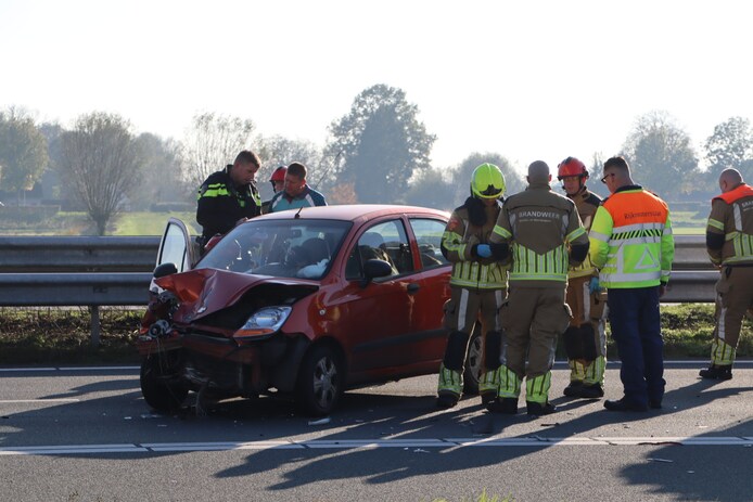 Auto’s botsen op A59 bij Waspik: grote schade en file richting knooppunt Hooipolder | Waalwijk ...