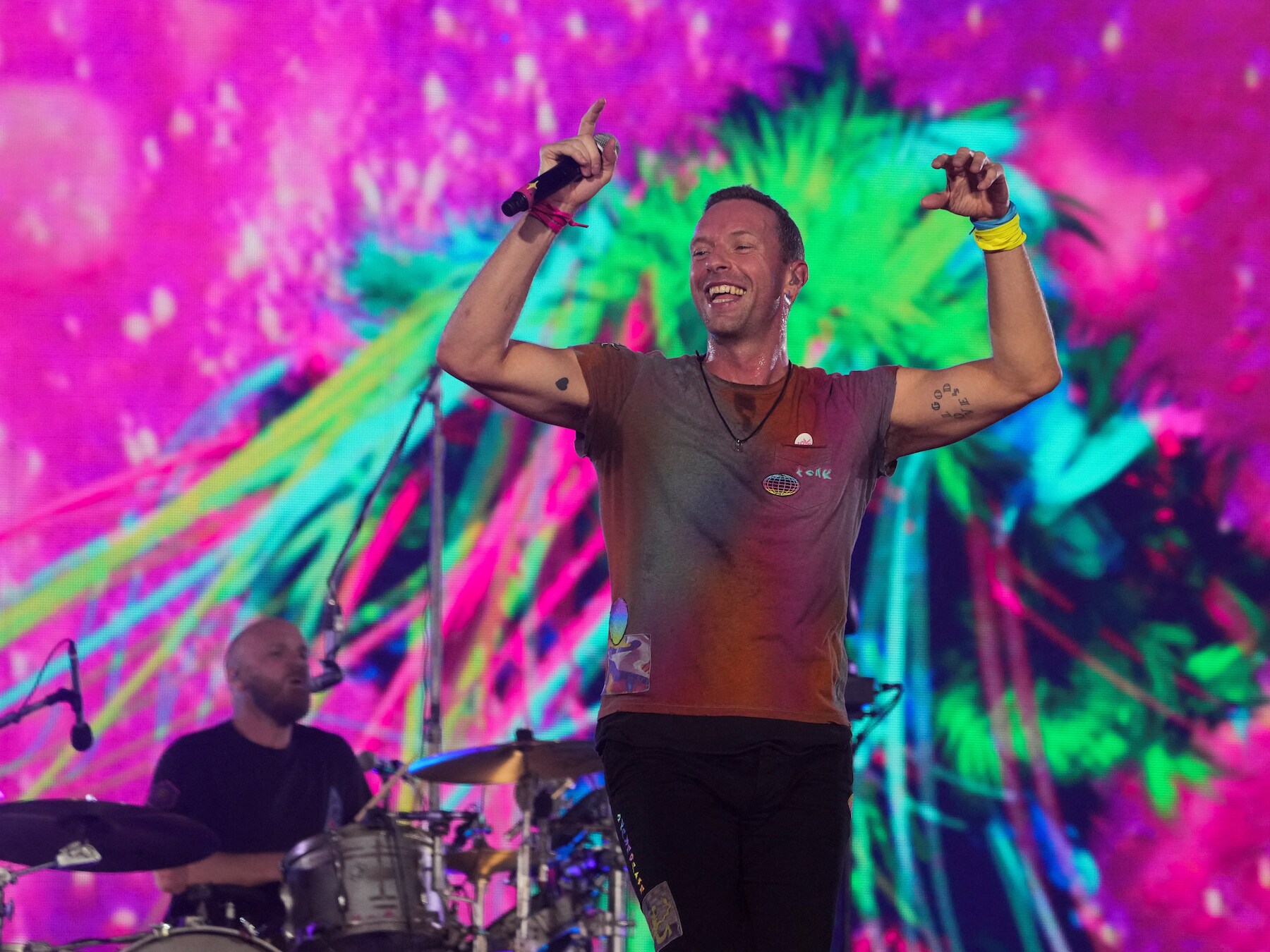 Stormloop op tickets voor shows Coldplay, binnen mum van tijd uitverkocht | Show | BD.nl