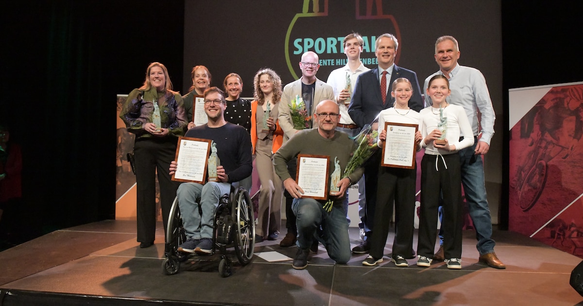 Hilvarenbeek eert sporters tijdens Sportgala. Basketballer Hidde ...