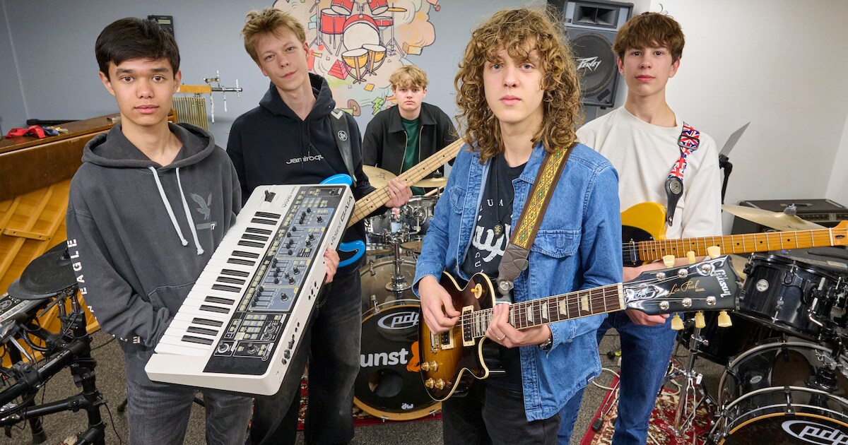 Max (15) opent met zijn band Stonesavond: ‘The Rolling Stones maken nog ...