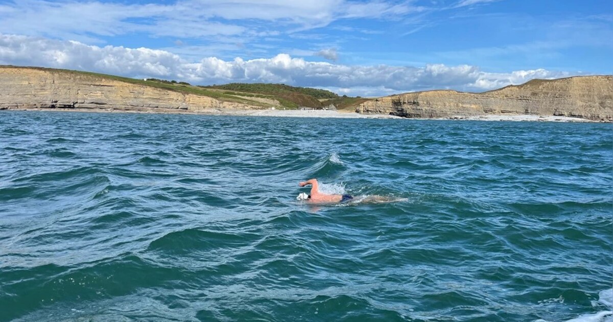 Milko (58) zwemt drie zeeën over en pakt Guinness World Record, ook ...
