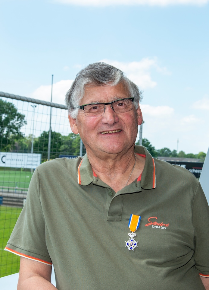 RKDVC-vrijwilliger Jan van Hooft in Drunen koninklijk onderscheiden ...