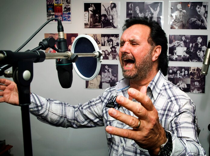 Zanger Frank Ferrari (80) overleden: hit Sweet Love was begin van ...