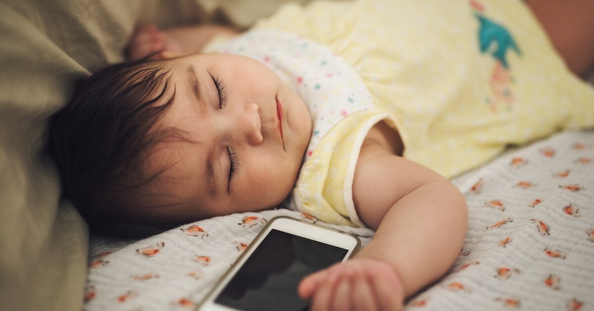 Je kind de hele nacht laten luisteren naar witte ruis: waarom zou je ...