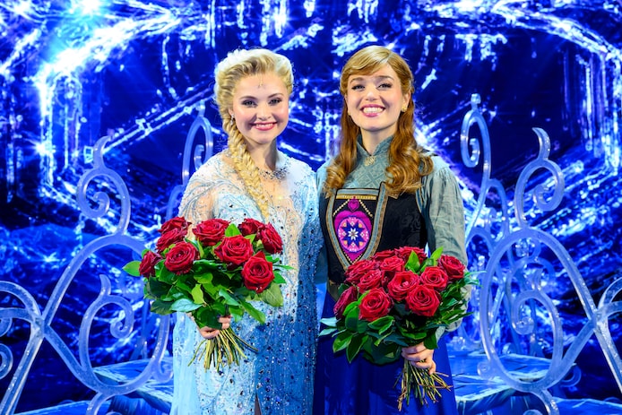 Vajèn van den Bosch neemt afscheid van Frozen-tegenspeler Nienke ...