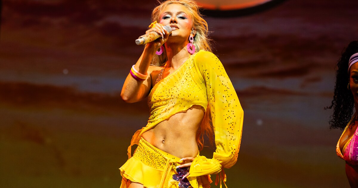 Zara Larsson schrijft 'laat je likken' aan 11 miljoen fans om Julia (16 ...