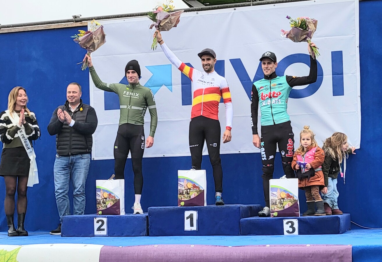 Herboren Ryan Kamp stuit op ontketende Spaanse furie: ‘Die is goed in ...