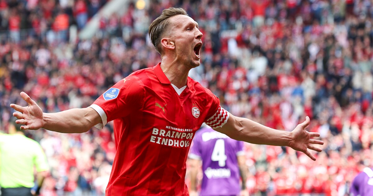 Luuk de Jong is wéér kampioen met PSV: ‘Mijn kinderen maken het nu voor ...