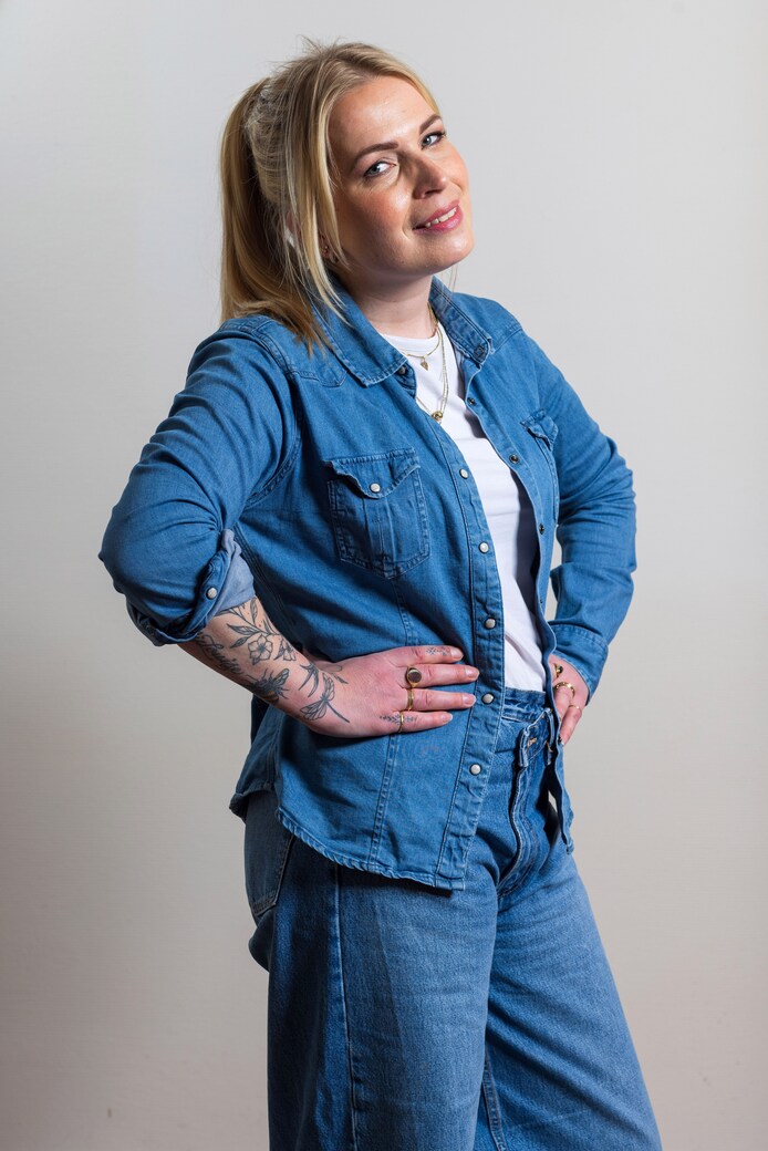 Columnist Cleo krijgt kritiek op straat: ‘Op foto veel knapper, inhoud ...