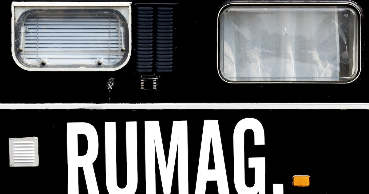 Kledingmerk Rumag - van de grappige teksten met puntjes tussen elk woord - failliet | Economie ...