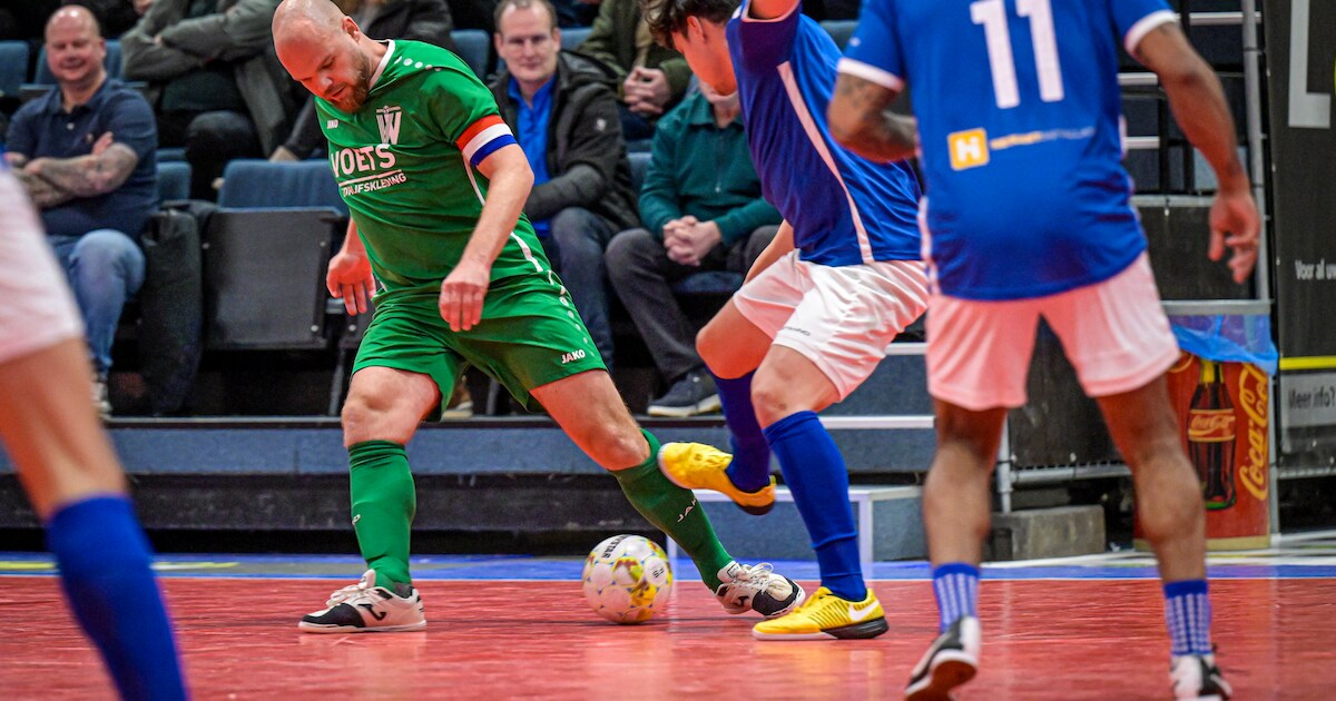 Veldvoetballers gaan de zaal in; ‘Hier wint een vierdeklasser soms van ...