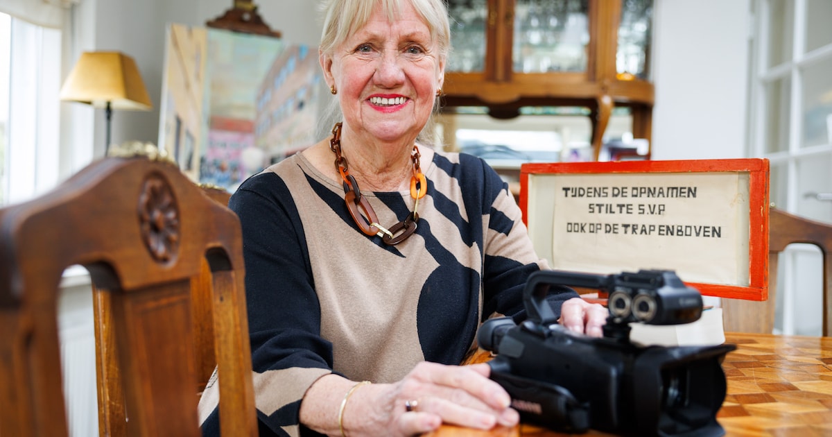 Gonny geniet van de camera, maar dat trapje in de kou brak de ‘moeder ...