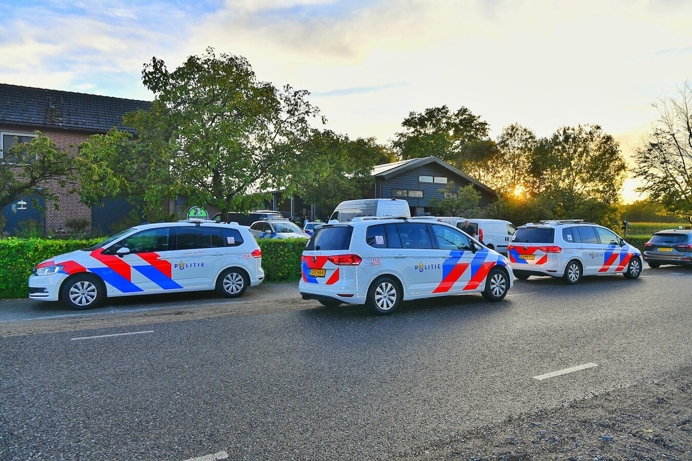 Man (86) door misdrijf om het leven gekomen in Bergeijk, politie houdt verdachte aan bij woning ...