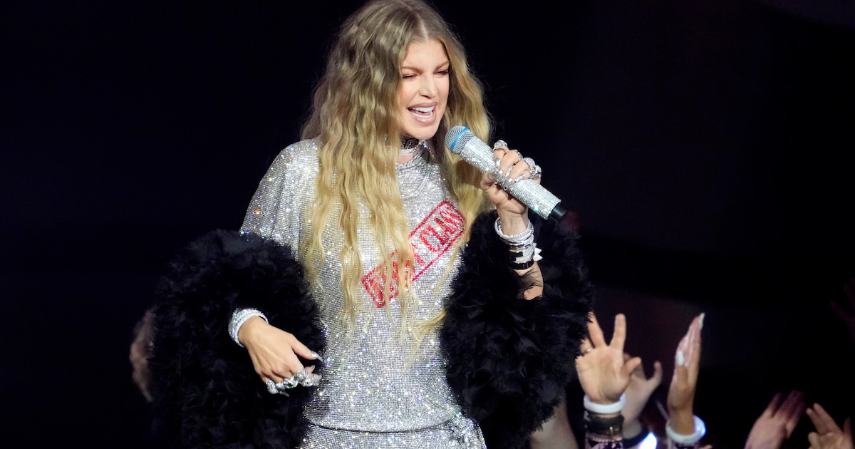 Verrassing op de MTV VMA's: Fergie voor het eerst in vier jaar weer op ...