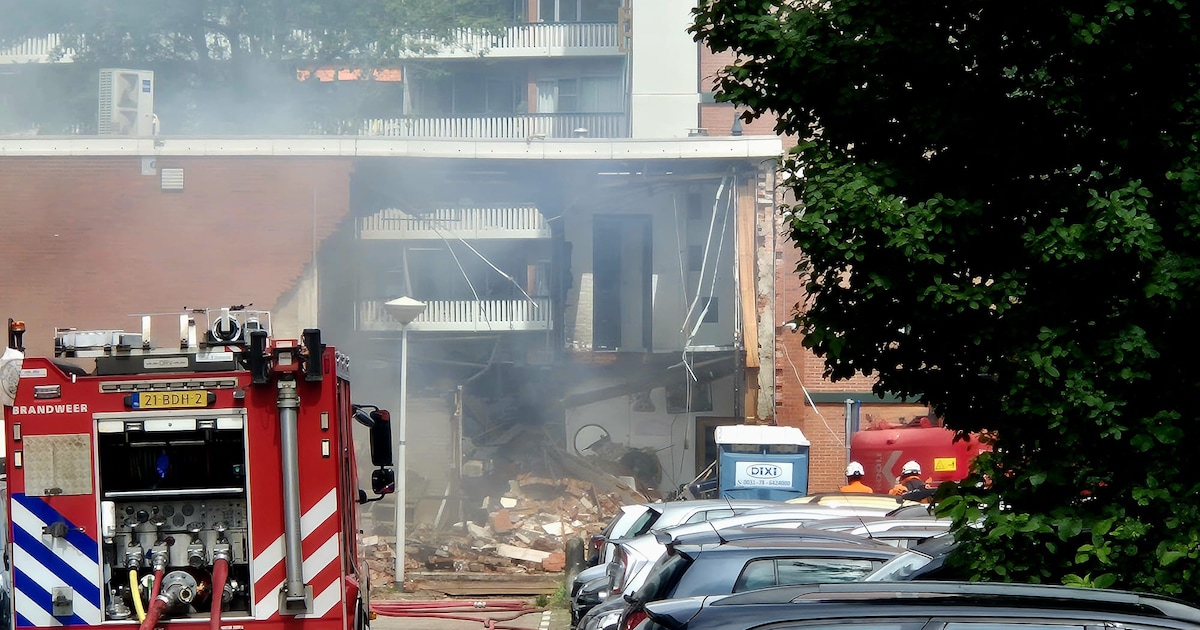 Teruglezen | Meerdere personen aangehouden om explosie, Audi in beslag ...