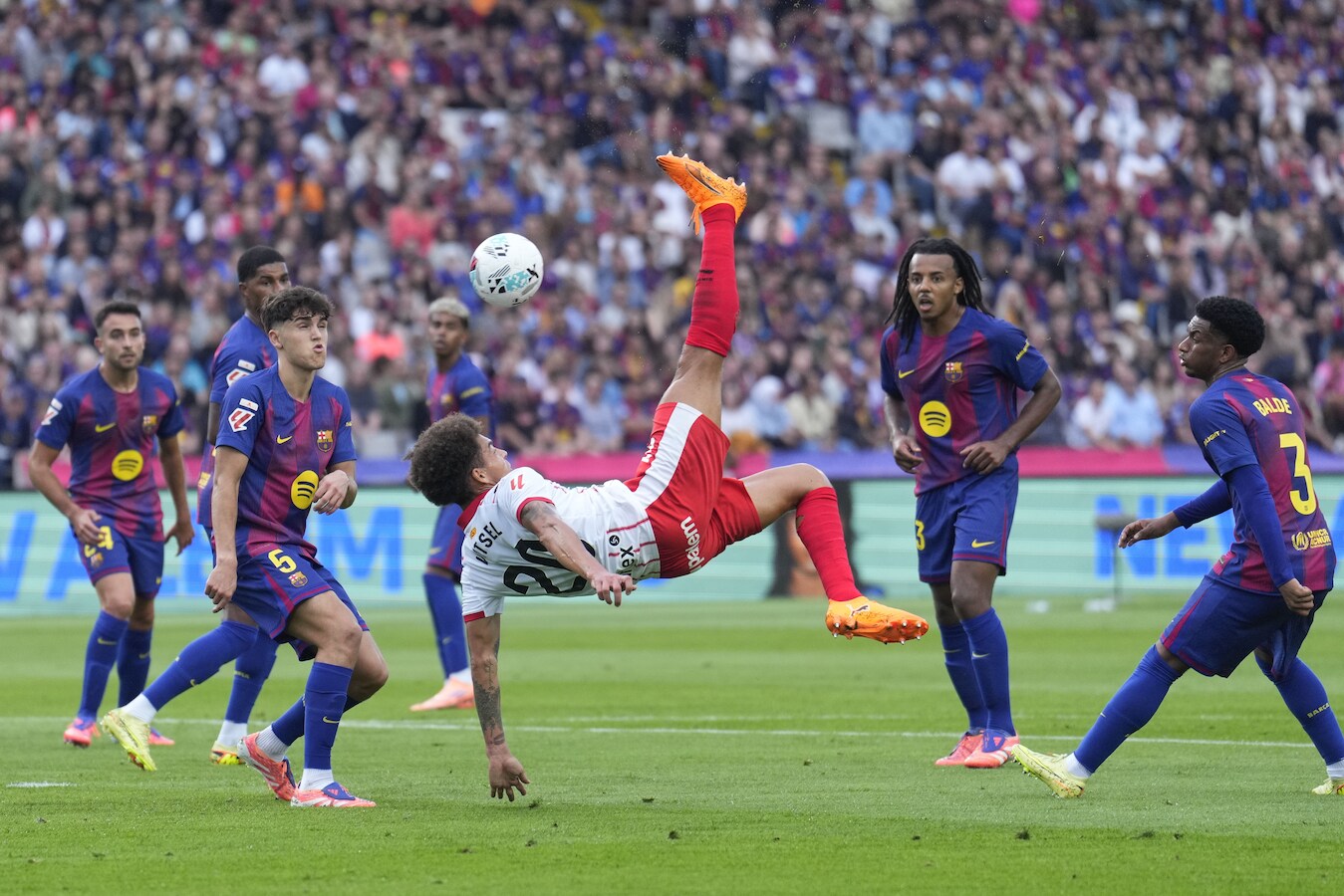 LIVE La Liga | Doelpunt FC Barcelona afgekeurd, Girona blijft op ...