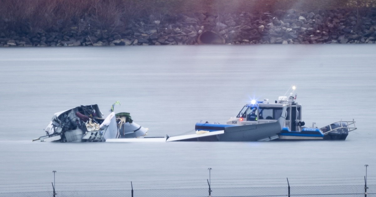 Nieuwe beelden van crash opgedoken, veertig slachtoffers geborgen ...