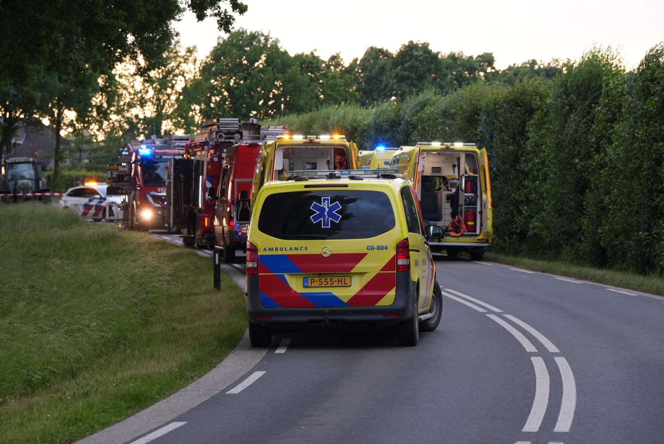 Man (19) uit Veen overleden bij ernstig ongeluk op N834 bij Buren, ook ...
