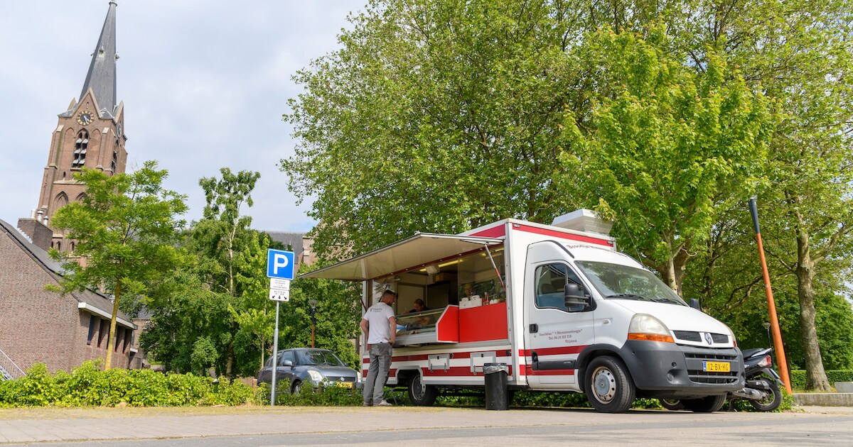 Frietkar die weg moest bij begraafplaats heeft nieuwe stek: vlak bij ...
