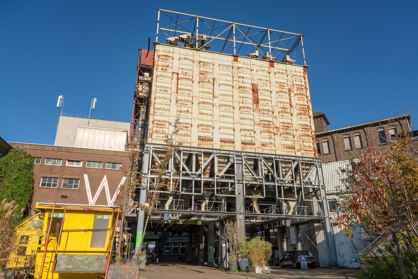 Hij was pas 22, beklom dit gebouw in Den Bosch, maar toen ging het mis: toch laten jongeren zich ...