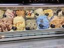 Pokémon, Oreo en unicorn: bij deze Bredase ijssalon is geen smaak te ...