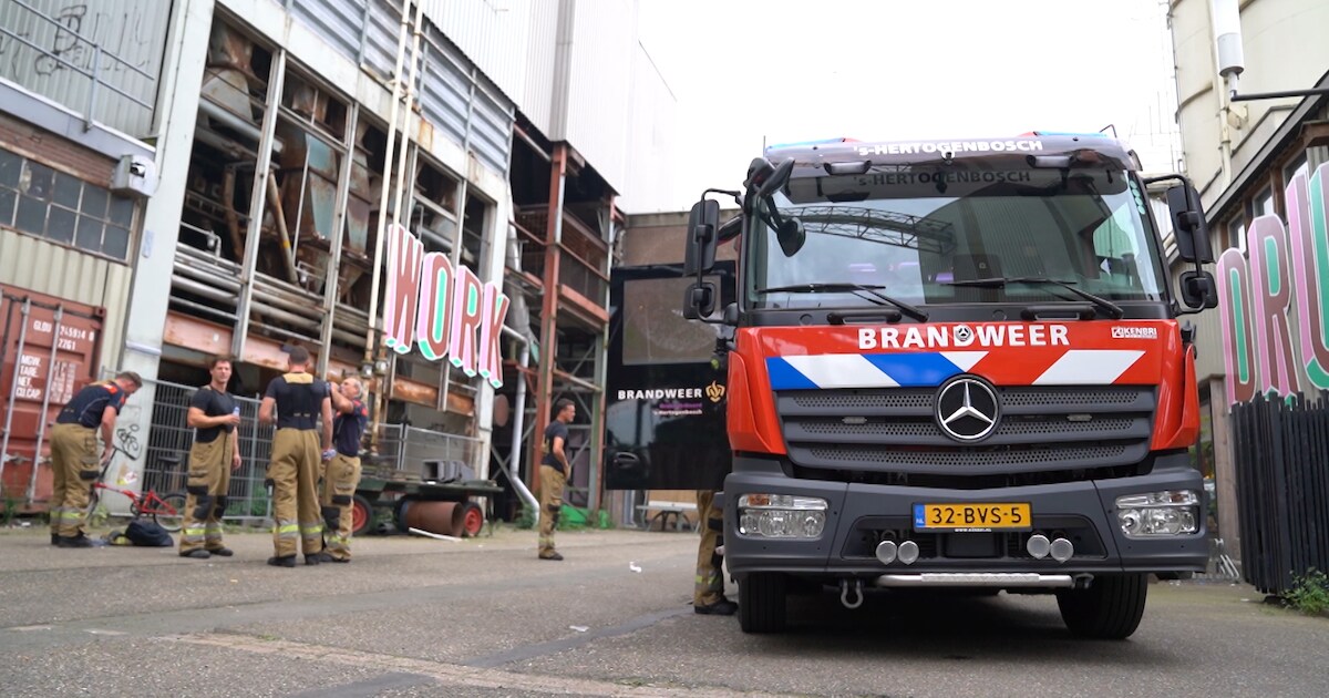 Kleding vat vlam: brand in oud fabriekspand aan Tramkade in Den Bosch ...