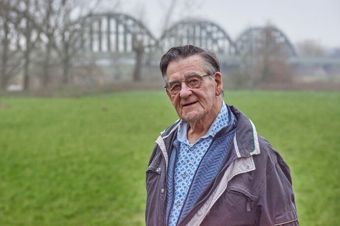 Jan moest als vierjarige in de oorlog noodgedwongen verhuizen: ‘Op de ...