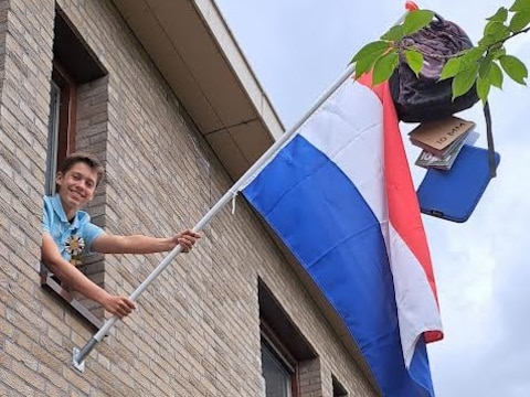 De vlag kan uit! Bekijk hier foto’s van geslaagden uit onze regio ...