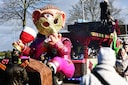 Optocht in Rossum ‘slaat op til(t)’ | Foto | bd.nl