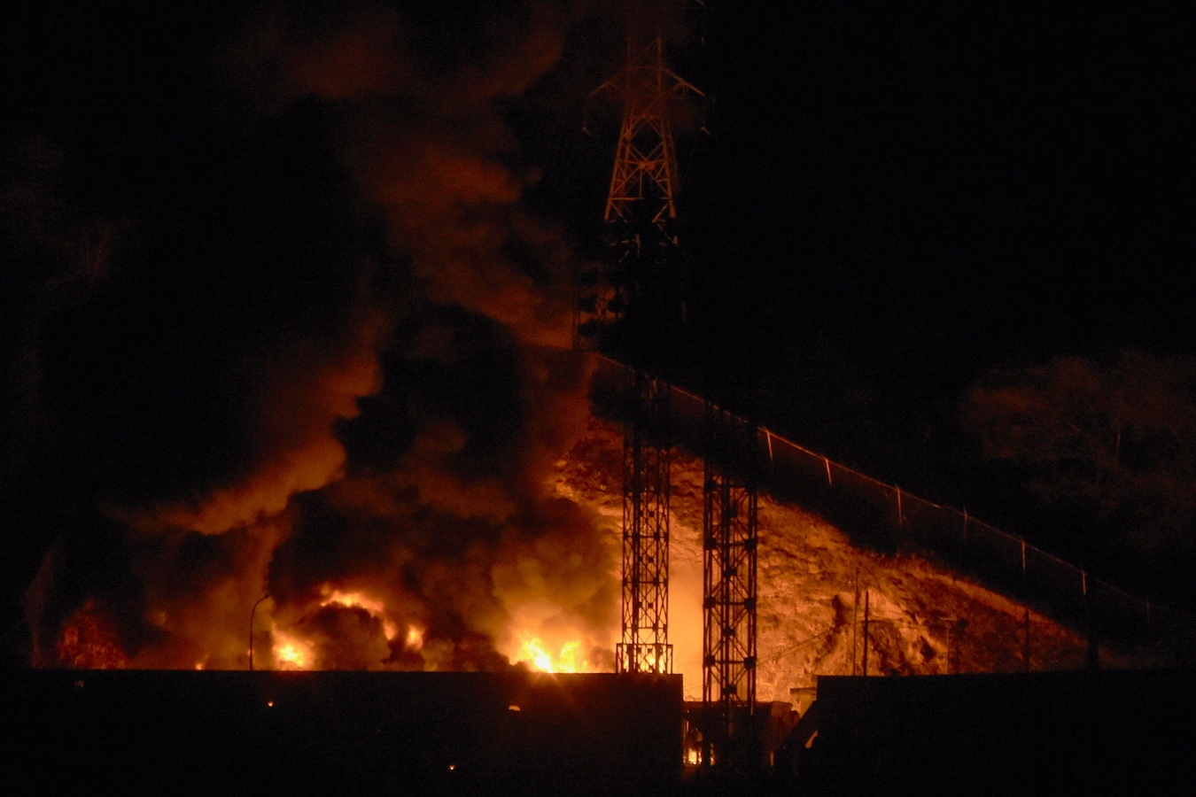 Zo verliep de ontvoering van Nicolás Maduro: 'Hij had de stalen deur ...