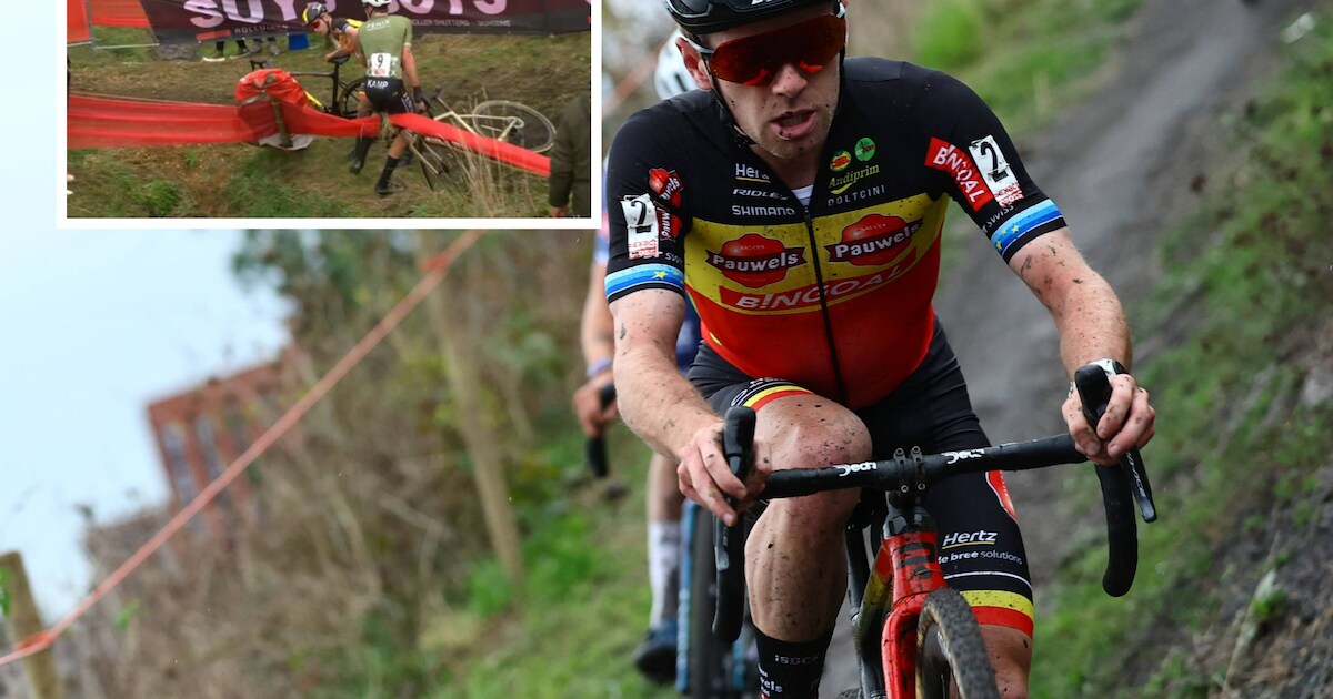 Belgische veldrijder stampt op wiel van Nederlander Ryan Kamp en wordt ...