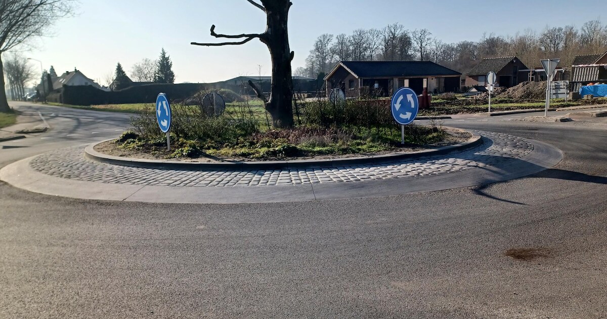 Nog geen jaar oude Tilburgse rotondes nu al kapot, hoe dat kan wordt onderzocht | Tilburg | bd.nl