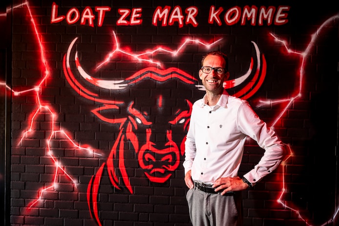 Zelfs Heineken kleurt rood-wit na idee van directeur TOP Oss: ‘Dat zo’n ...
