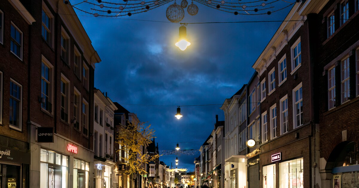 Waarom brandt groot deel van sfeerverlichting in Bossche binnenstad ...