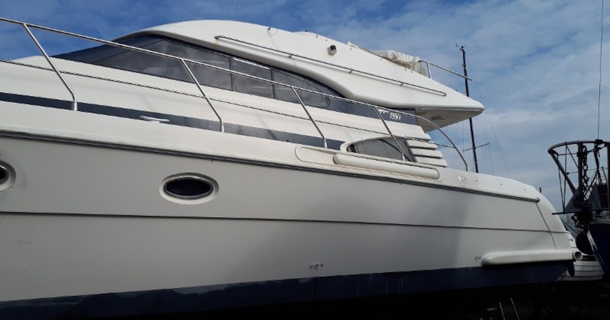 Politie neemt boot in beslag bij inval Tilburg | Tilburg e.o. | BD.nl