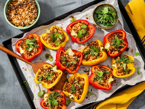 Wat Eten We Vandaag: Gevulde paprika's met kruidig gehakt en rijst ...