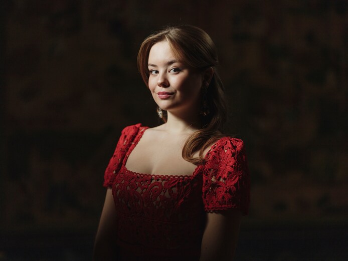 Prinses Ariane straalt op verjaardagsfoto’s: ‘Heel keurig en lieflijk’ | Show | bd.nl