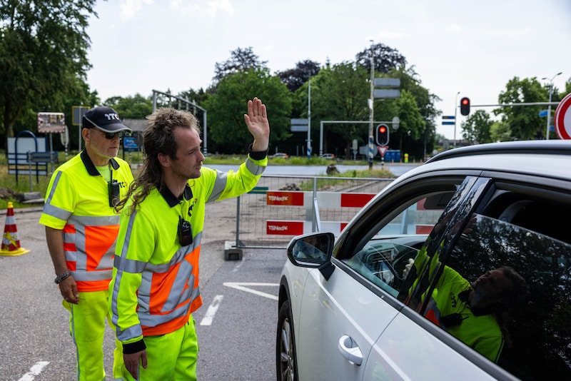 LIVE Files in Brabant | Bergingswerkzaamheden op de A2 bij Budel ...