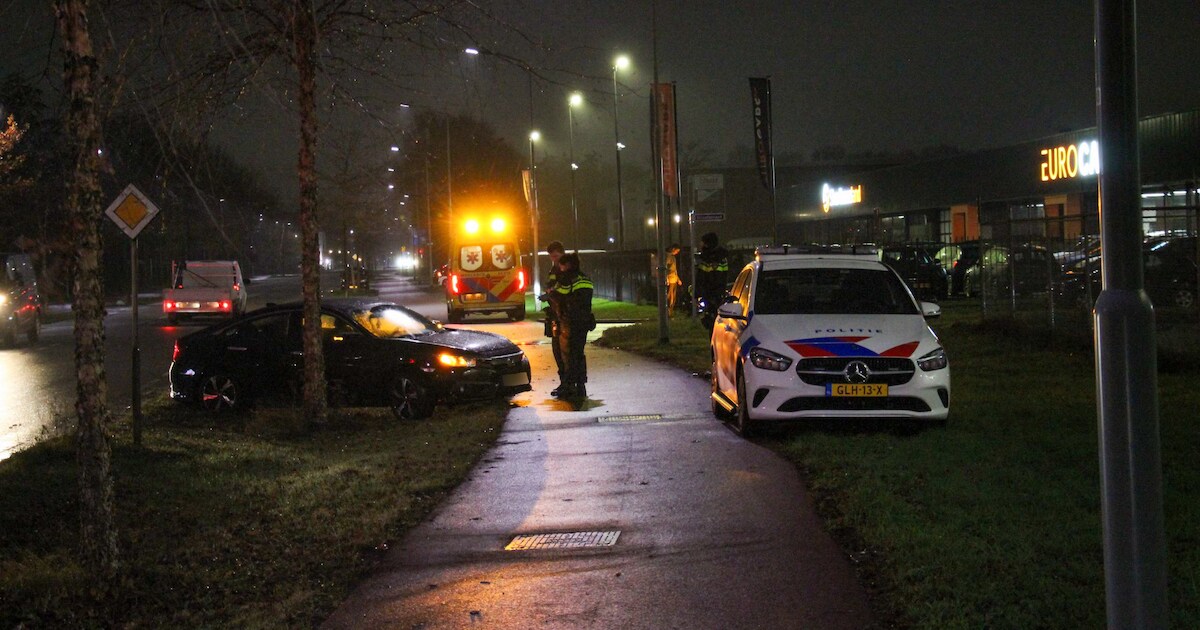 Botsing tussen twee auto's in Oss, niemand gewond | 112 nieuws Oss | BD.nl