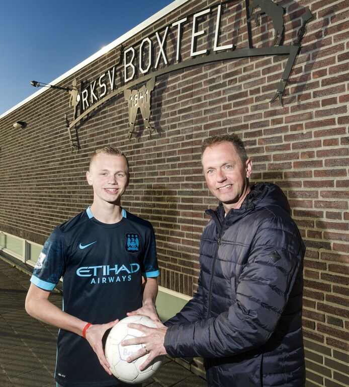 Voetbalclub Boxtel viert jubileum met oude en nieuwe kampioenen ...