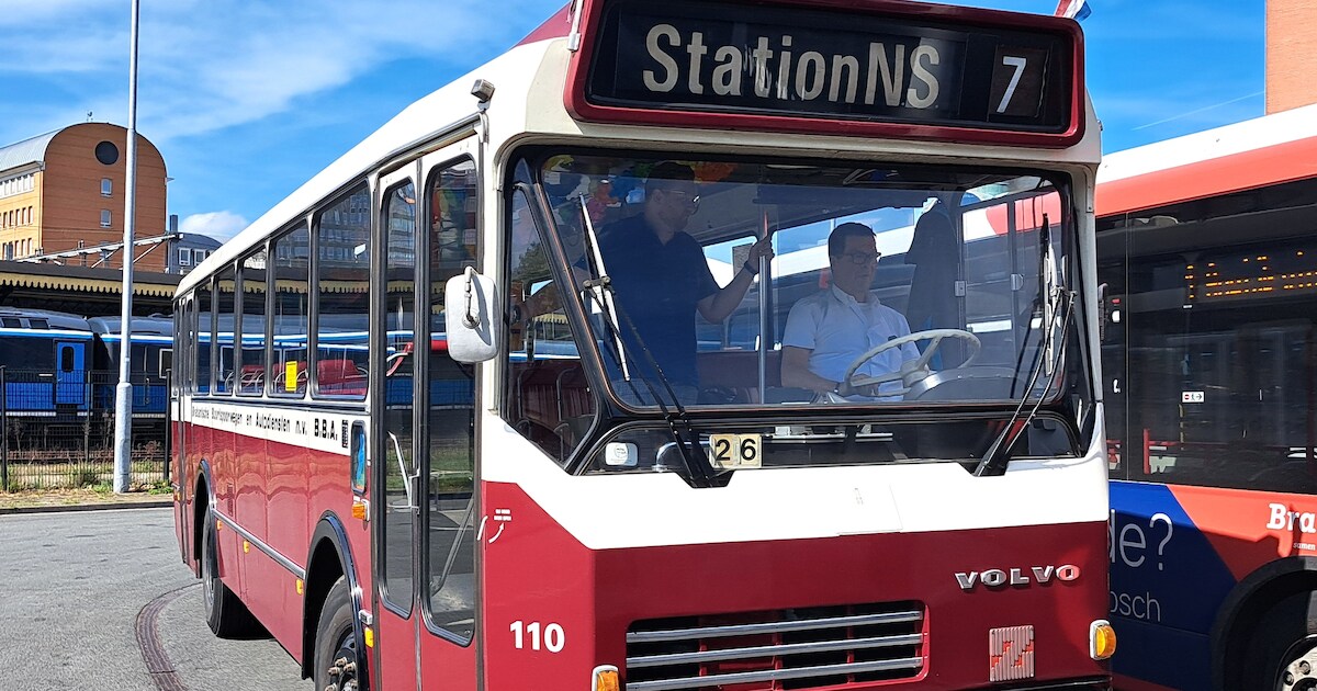 Na 45 jaar op de bus is het klaar voor Jan Minkels: ‘Liever de dorpen ...