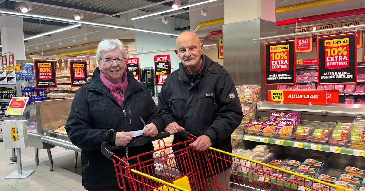 Mieke (80) en Ton (83) Theunissen doen wekelijks samen boodschappen ...