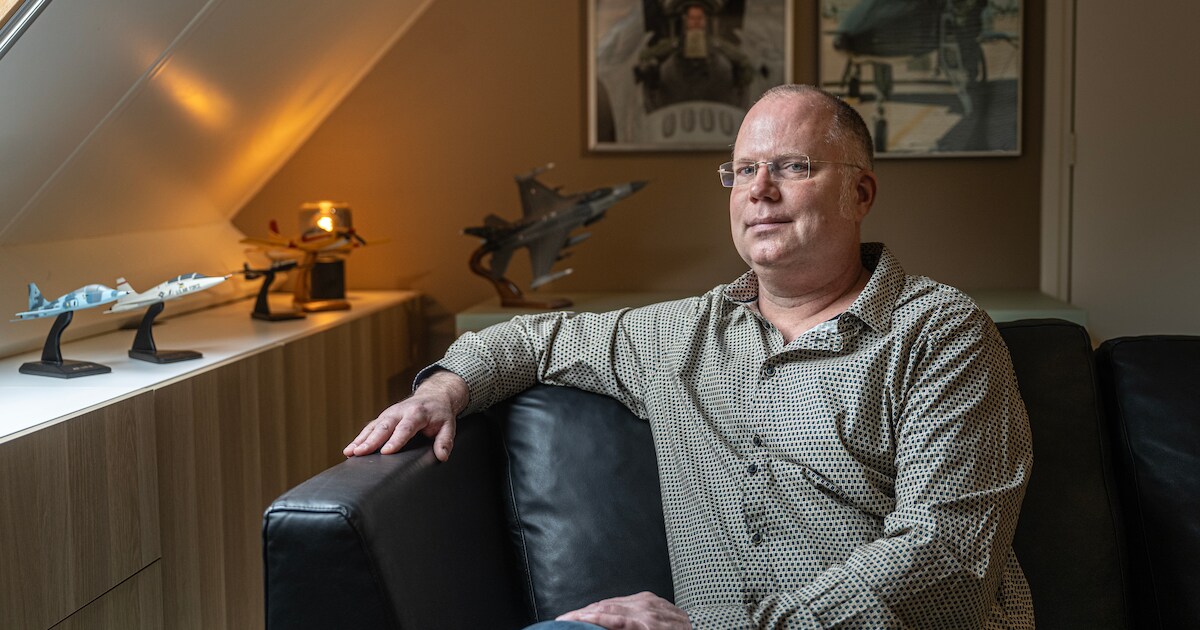 Onterecht voor gek verklaard: F-16-vlieger claimt miljoenen van het leger | Binnenland | BD.nl