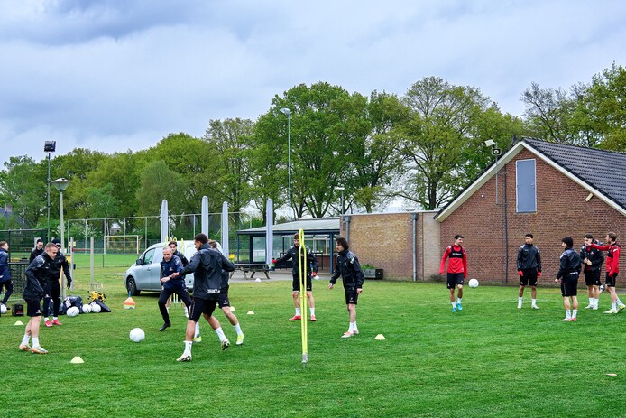Vijfdeklasser biedt Helmond Sport de helpende hand met trainingsveld en ...