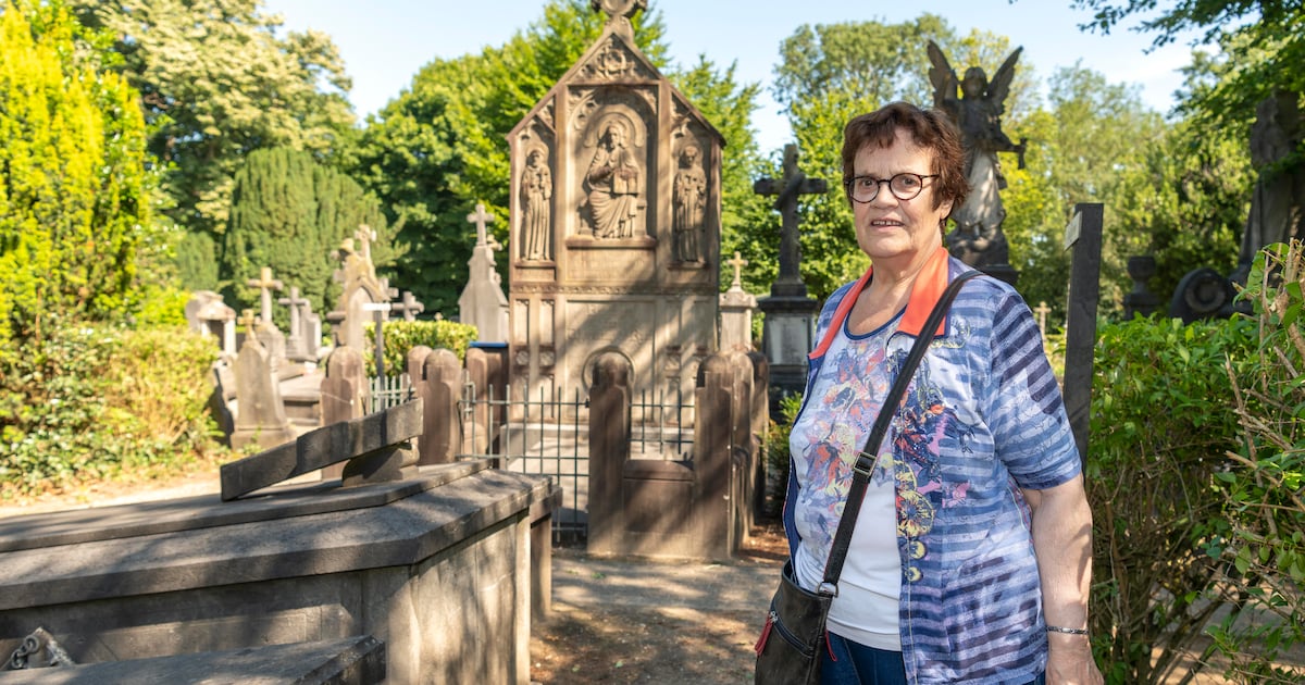Laatste rustplaats van Kanonbal en het Soldaatje, begraafplaats St ...